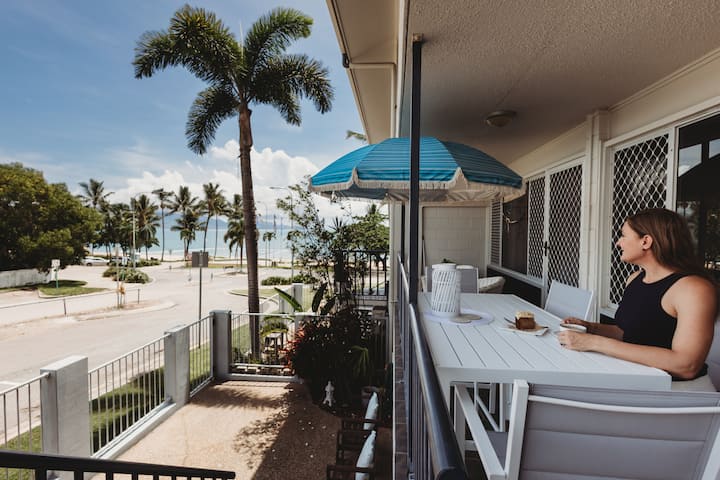 Sunset Nook |Strand Beach View By Rockpool +Cafés - Townsville