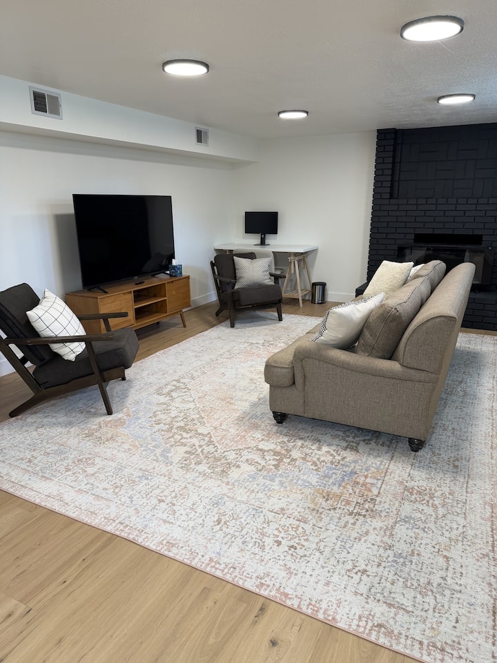 Spacious Basement Apartment - Cottonwood Heights - Cottonwood Heights, UT