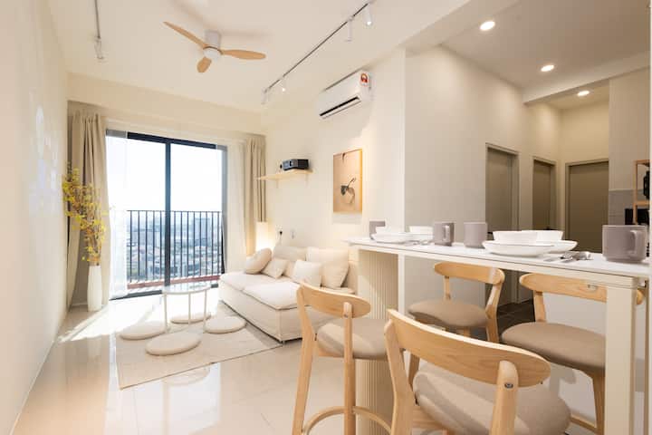 Japandi @Piccadilly | Projector | Netflix | Pool - Ipoh