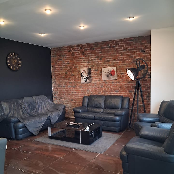 Idéal Pour Travailleurs En Déplacement - Binche