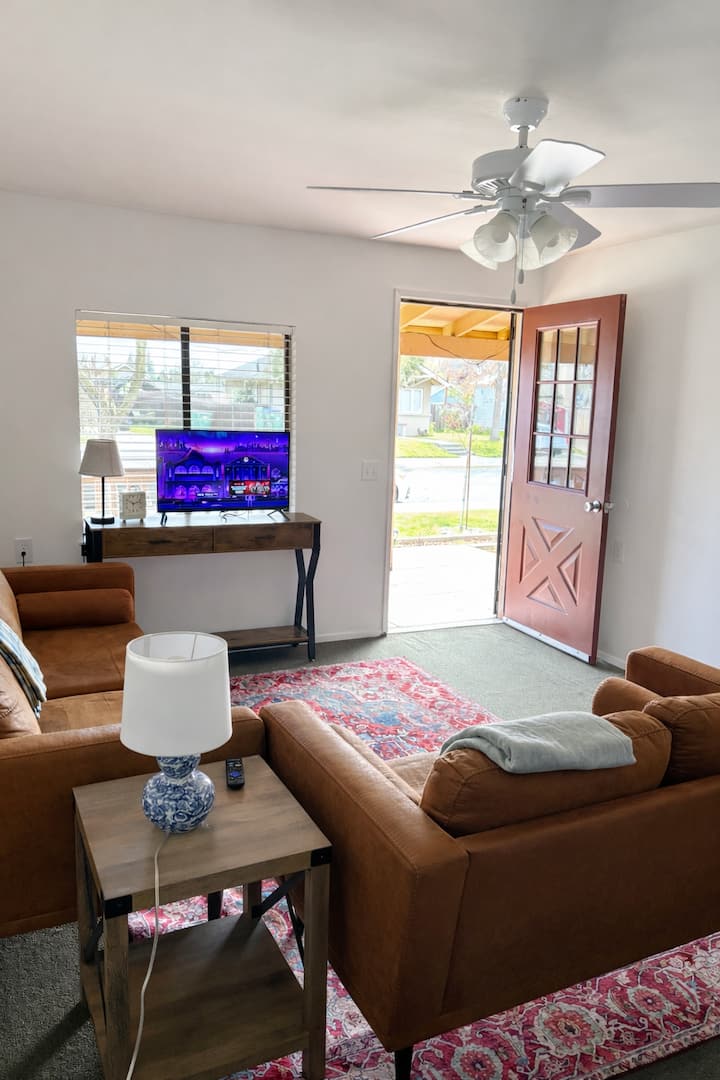 Entire 2br/2ba Home Near Downtown & Lodi Lake - Thornton, CA