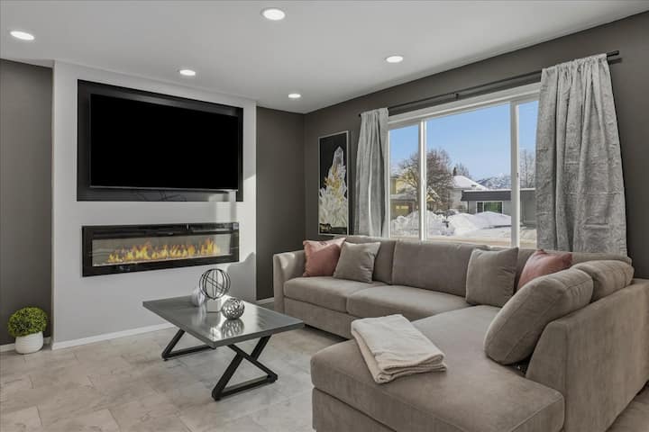 Steel & Stone - Modern 2 Bedroom 1 Bathroom - Anchorage