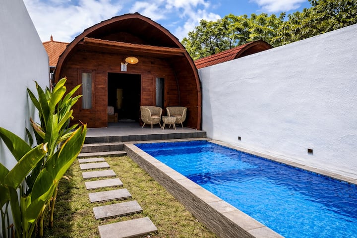 *Private Pool Hideaway – King Bed & Stone Tub* - Australia