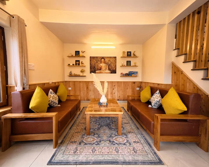 Silvara: 4bhk Villa Nr Kainchi Dham | Hilltop View - Bhimtal