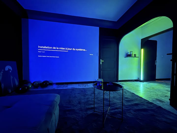 Loft Gaming & Ciné : Billard + ÉCran Géant - Belley