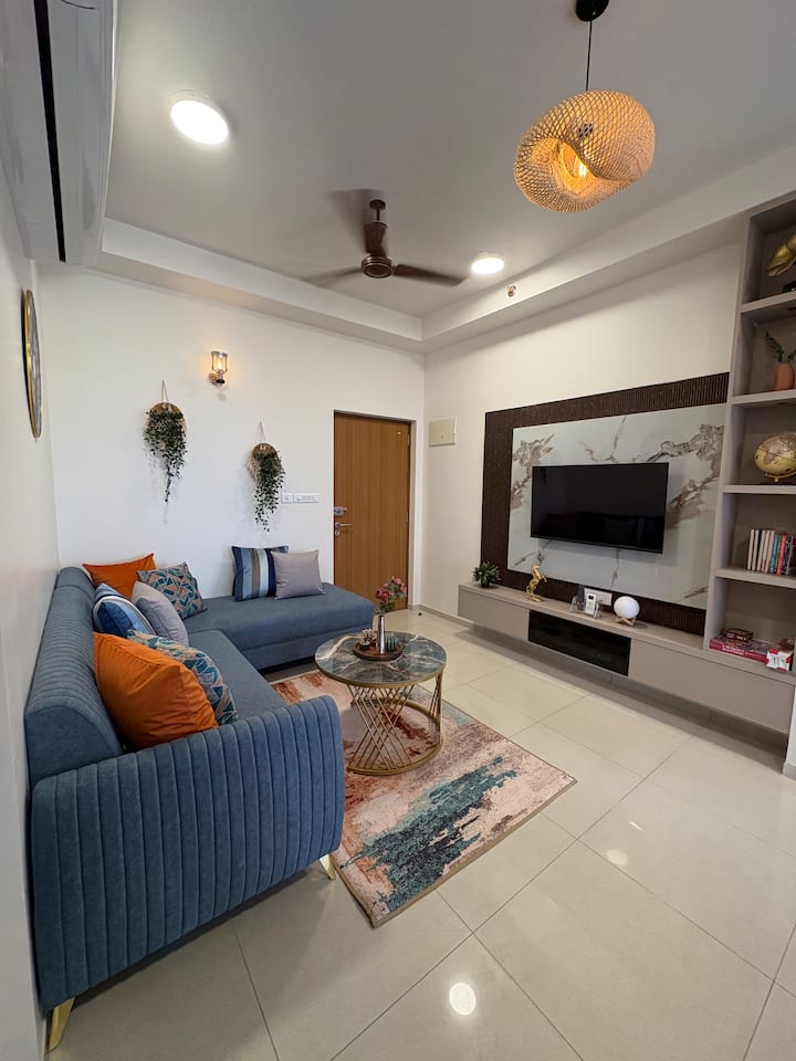 Skyline Haven Spacious 2bhk Higher Floor + Pool - Gandhinagar