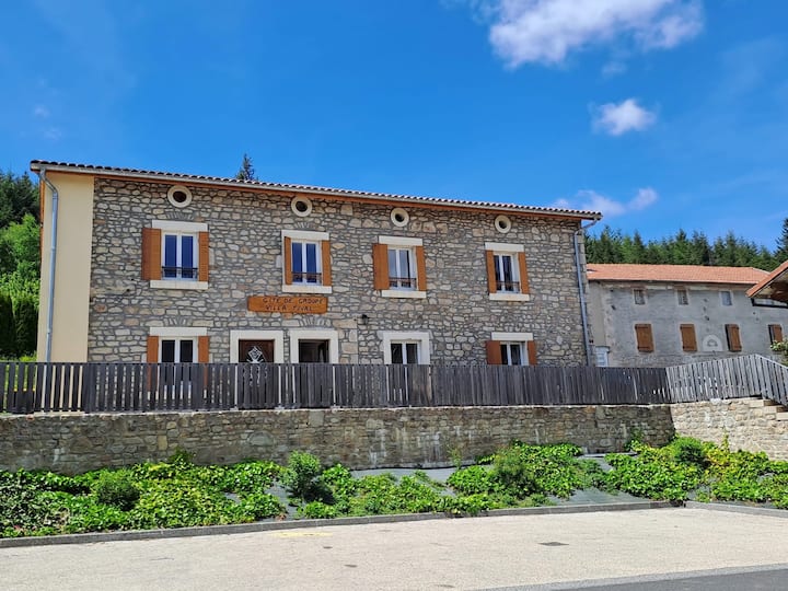Villa Pour 12 Personnes - Chalmazel