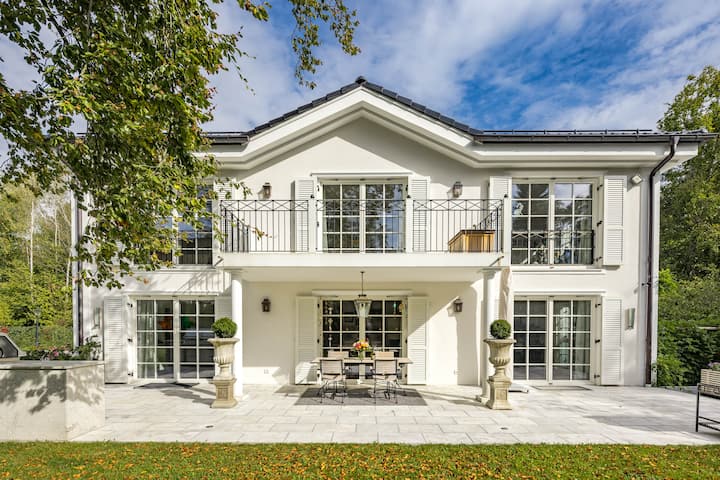 Klassische Villa Am Waldrand - Munique