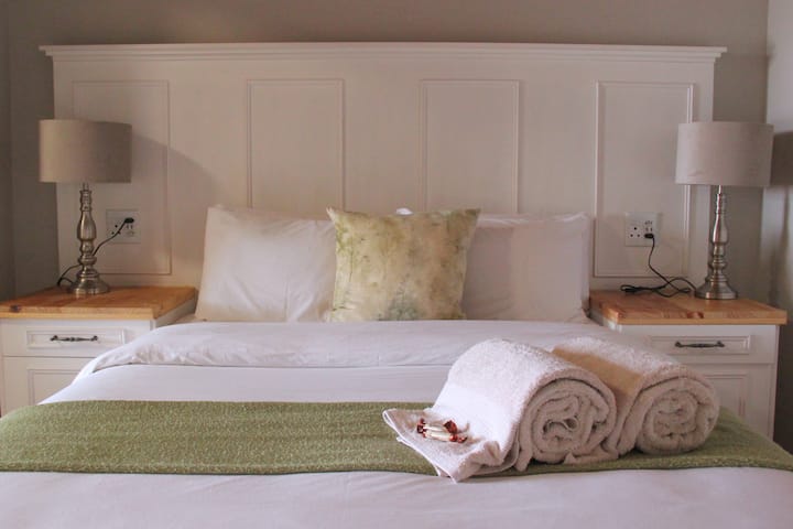 Joetsie Lodge - Titanium 2 - Lutzville