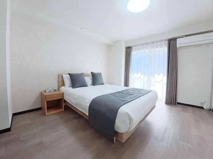 2 Metro Line/3 Mins Walk/1 Double Bed, Sleeps2/501 - Osaka