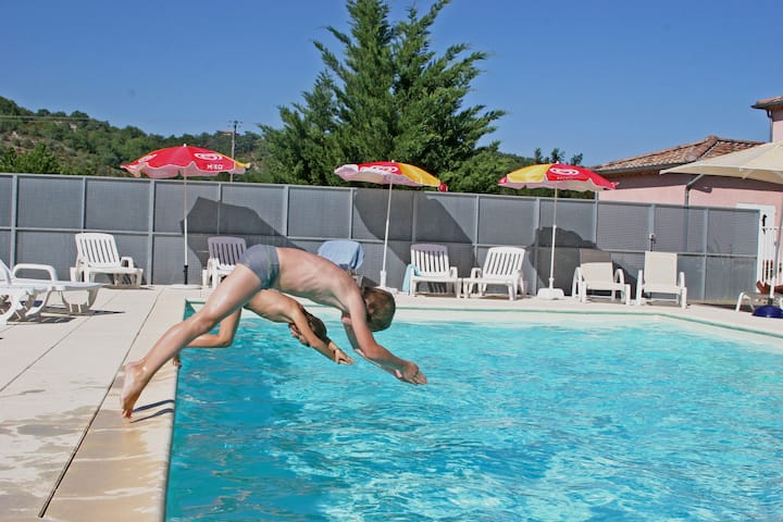 Gîtes La Roseraie Avec Piscine Et Rivière Bambou - Joyeuse