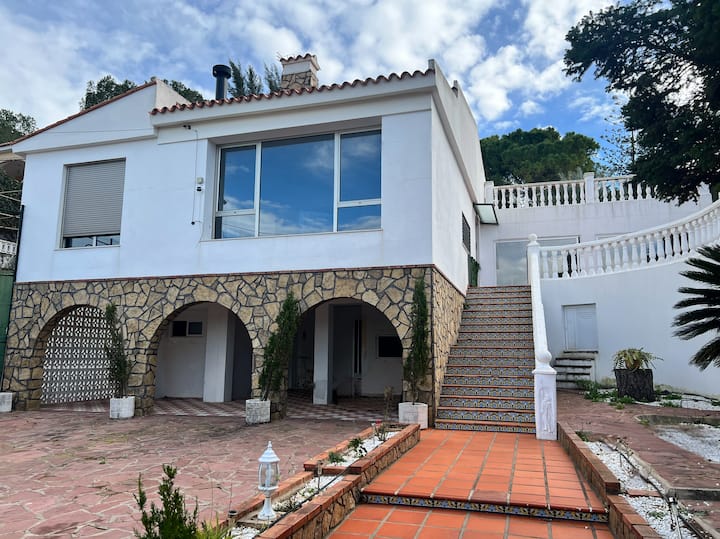 Chalet De Lujo Con Piscina Y Frontón - Cullera