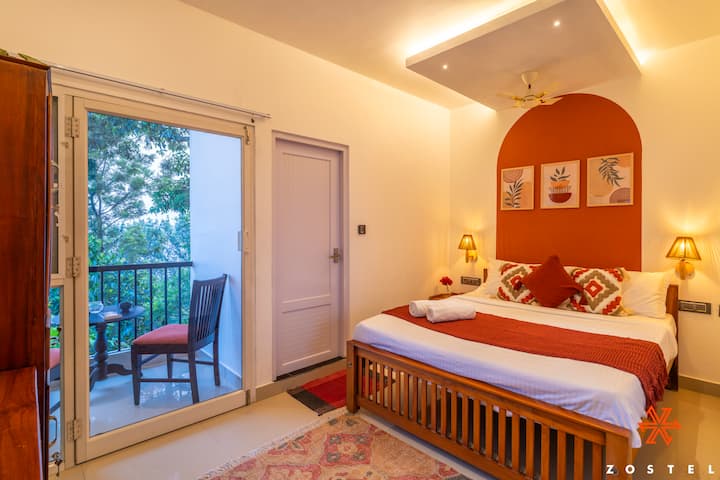 Deluxe Room (With Private Balcony) In Munnar - Munnar