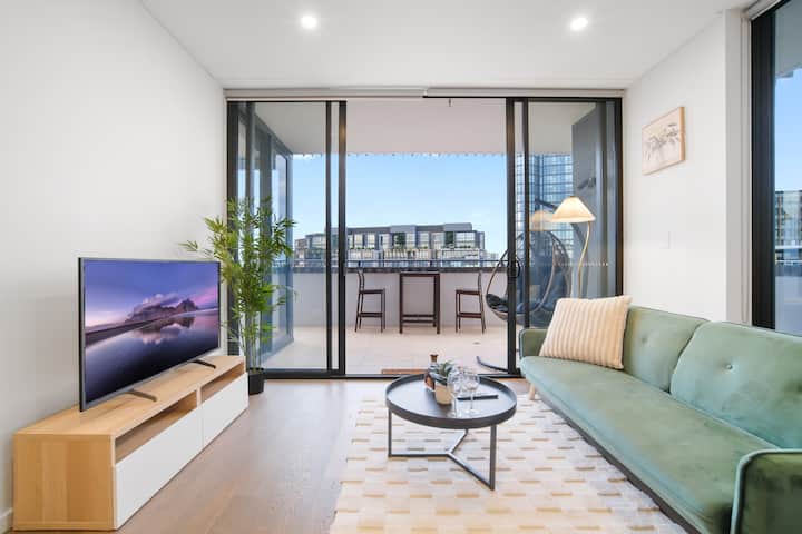 Scenic View 2br Modern Apartment W/ 2 Parking Lot - Rosebery