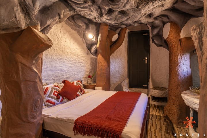 Cave Room In Munnar - Munnar