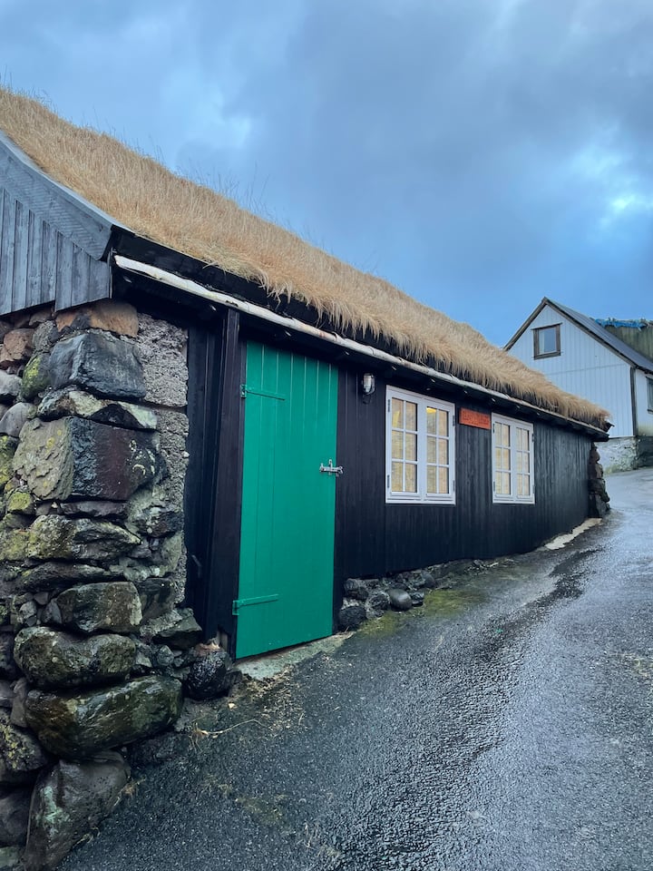 Old Cosy Traditional Cottage In Elduvík - Faroe Islands