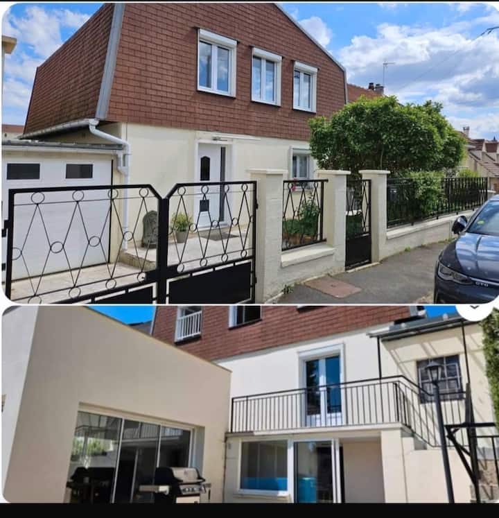 Une Chambre Avec Toilette Et Lavabo - Saint-Witz