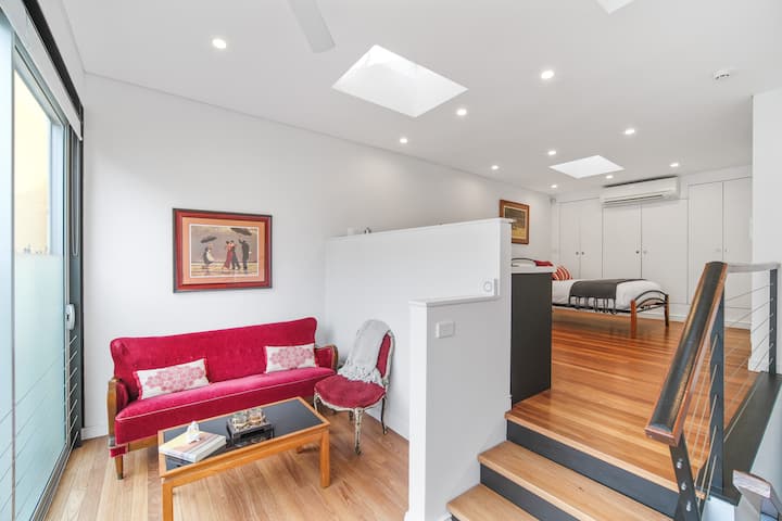 Pyrmont Light-filled Loft | Darling Harbour - North Sydney