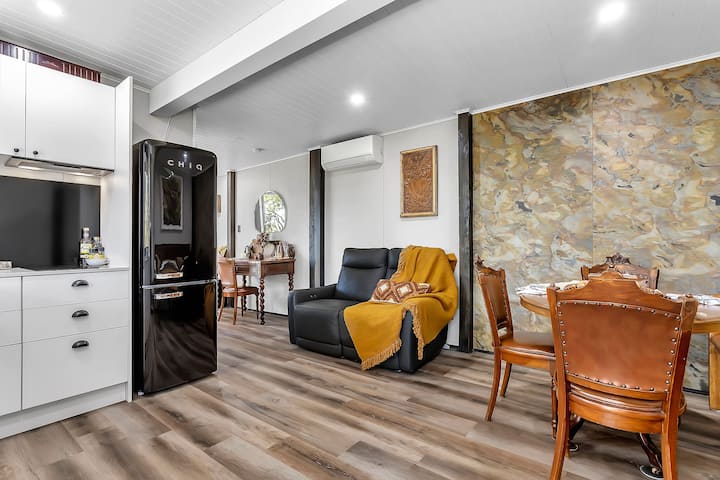 Kw Treehouse—luxury Private Farm Escape For 2 - Adelaide Hills Council