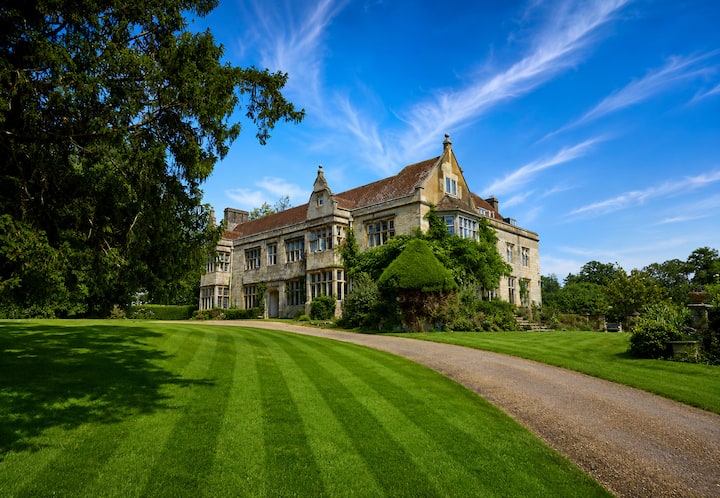 Haremere Hall - A Jacobean Estate Of Grandeur - East Sussex