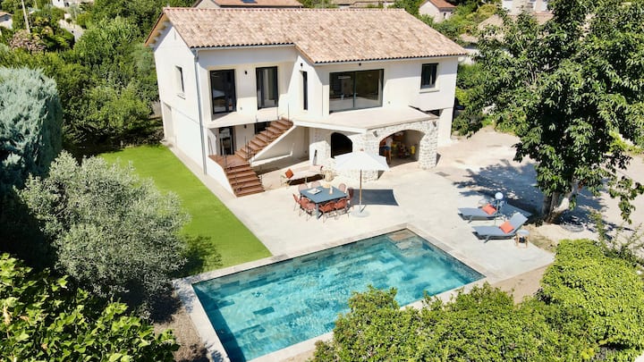 Grande Maison Avec Piscine à Deux Pas Du Centre - Buis-les-Baronnies
