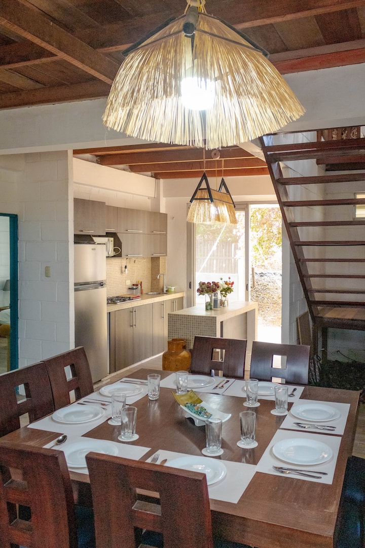 Rústica Grande 6c Playa Parqueos Wifi A/c Cocina - Punta Blanca