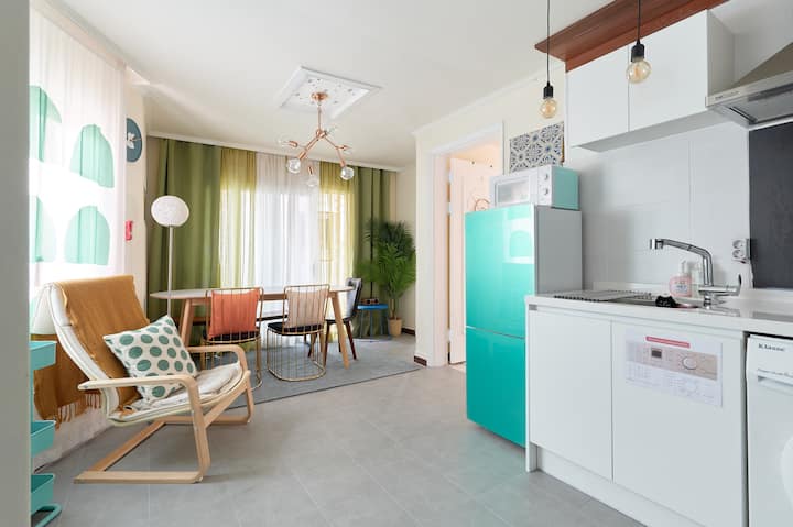 홍대입구역.공항철도5분/최대6인/무료짐보관/침대3개 - Seoul