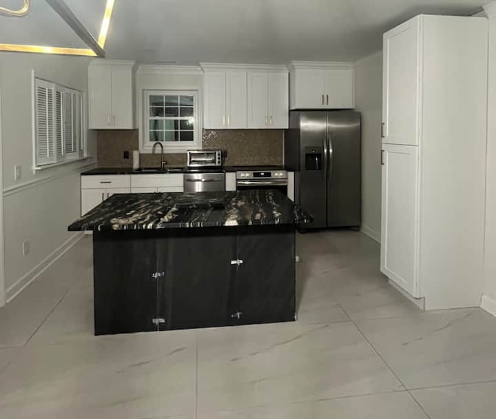 Full Basement Apartment - Burlington, NC