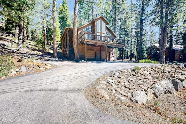 Inviting 3br | Pool | Dock | Sauna | W/d - Truckee, CA