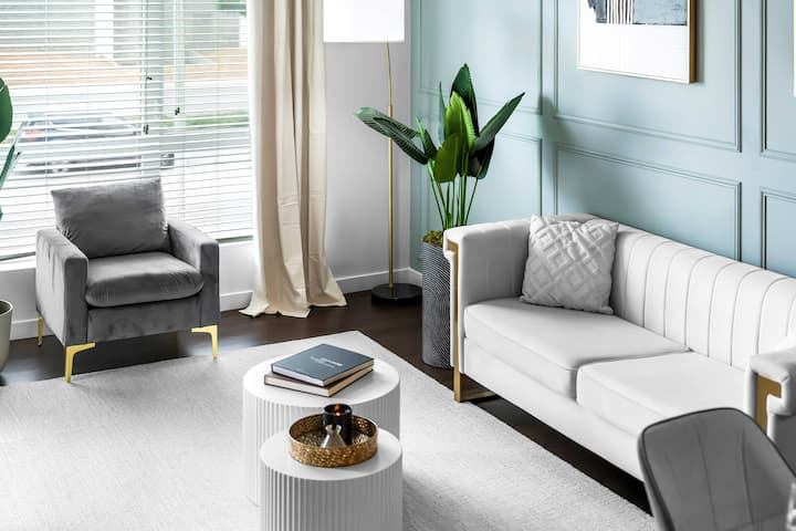 The Natalia® - Luxury 1br/1ba Condo With Gym, Pool - Irvine, CA