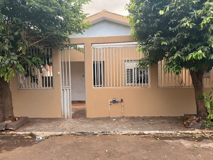 Casa Ampla, Confortável Próx Ao Lago Jk, No Centro - Rio Verde