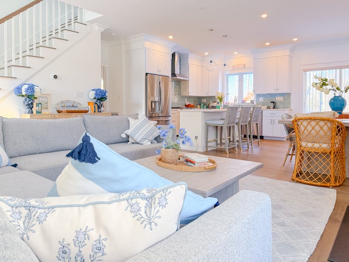 Fresh Air & Flip Flops - Falmouth Heights Beach - Falmouth, MA