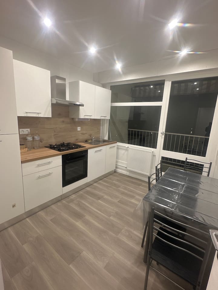 Appartement T3 Composé Tout Neuf Et Bien Situé - Chambéry