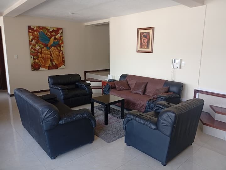 Departamento Cómodo Y Espacioso En Ambato - Tungurahua