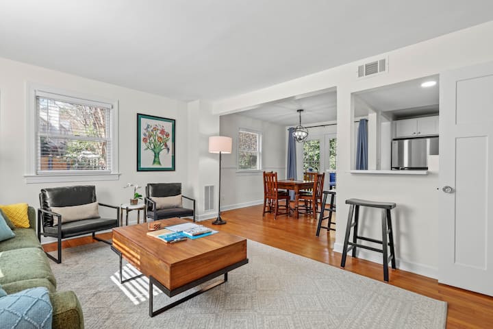 New Walkable 2br | Steps To Village District - Raleigh, NC