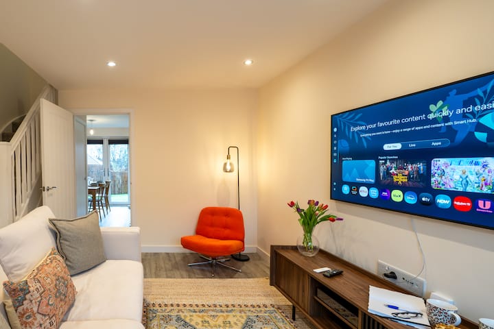 Cosy & Contemporary 2 Bed Home, Quiet Area Parking - Shrewsbury