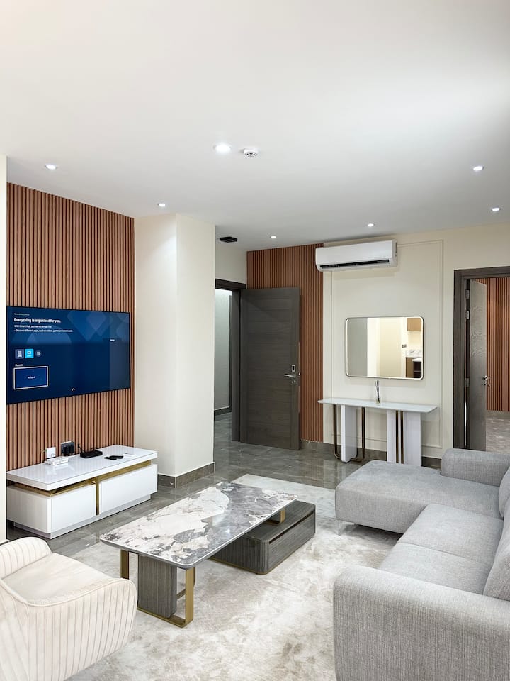 Cantonments/pool/good Roads/airport Proxi/central - Ghana