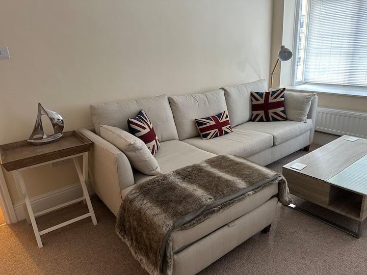 Lovely, Town Centre, First Floor Flat - Dittisham