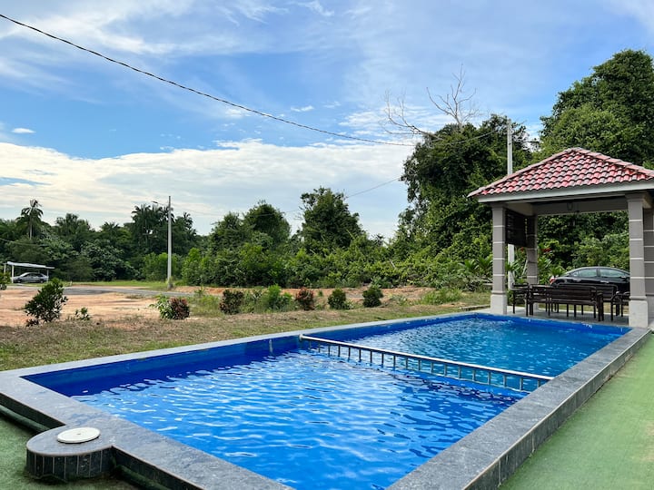 Heza Twin 1&2 - Karaoke, Pool & Bbq - Port Dickson