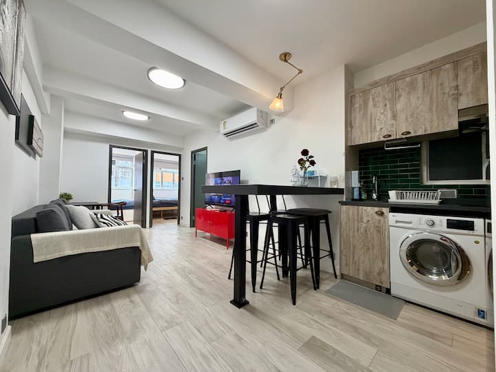 Chic 3br In Times Square Sleek Design + Workspace - Hong Kong