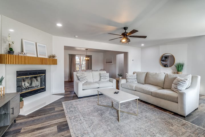 Stylish 3 Bed House : Easy Access To Dallas. - Richardson, TX