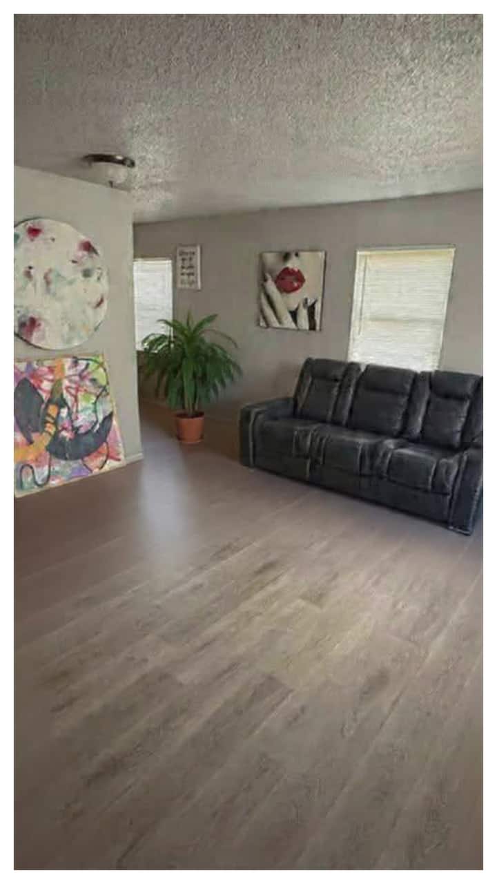 Cozy Spacious Apartment - Walhalla, SC