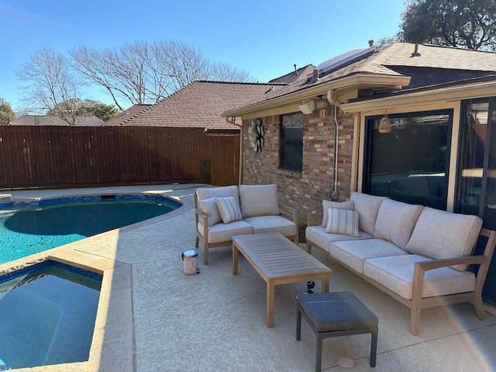 Modern Plano Oasis With Private Pool & Spa - Plano, TX