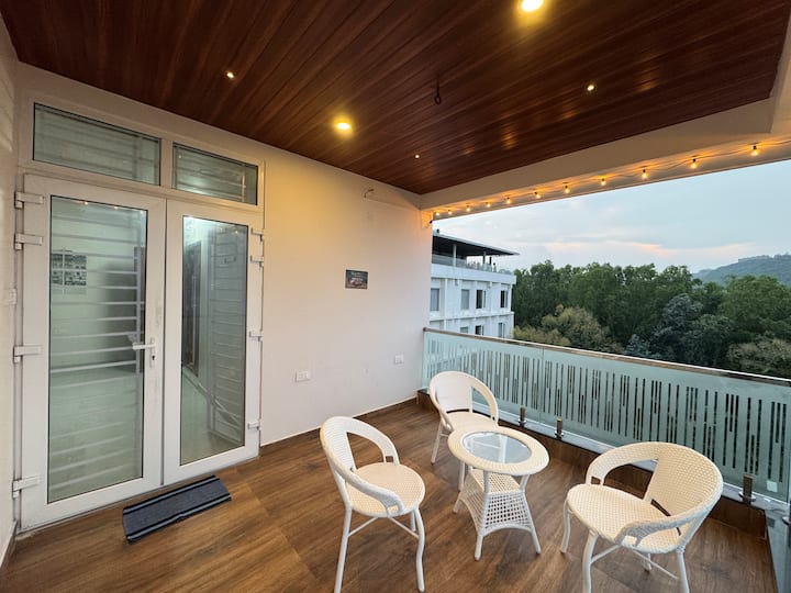 1 Minute Walkaway To Beach 3bhk 2bhk Dalooksea Vzg - 維薩喀巴坦