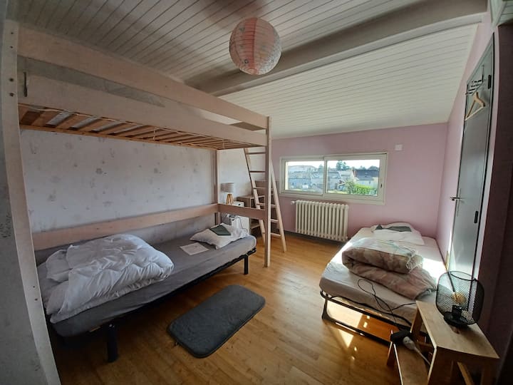 Chambre 2 Lits à L’étage + Couchage D’appoint - Paray-le-Monial