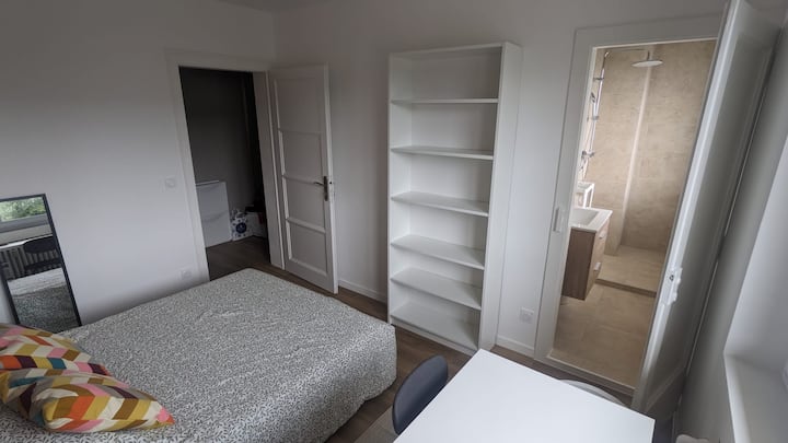 Annemasse Bonneville : Chambre 1 Sdb Privée T5 - Annemasse