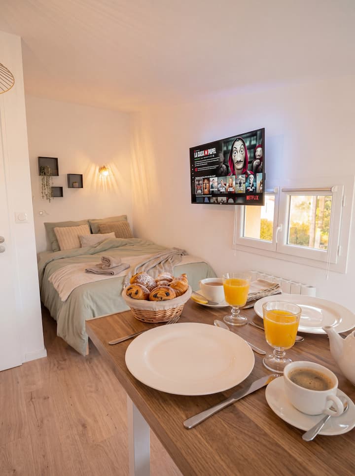 Dépendance Cosy & Facile D'accès + Parking Privé - La Roche-sur-Yon