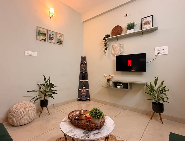 Modern 1 Bhk Stay | Families, Couples Welcome. - Indore