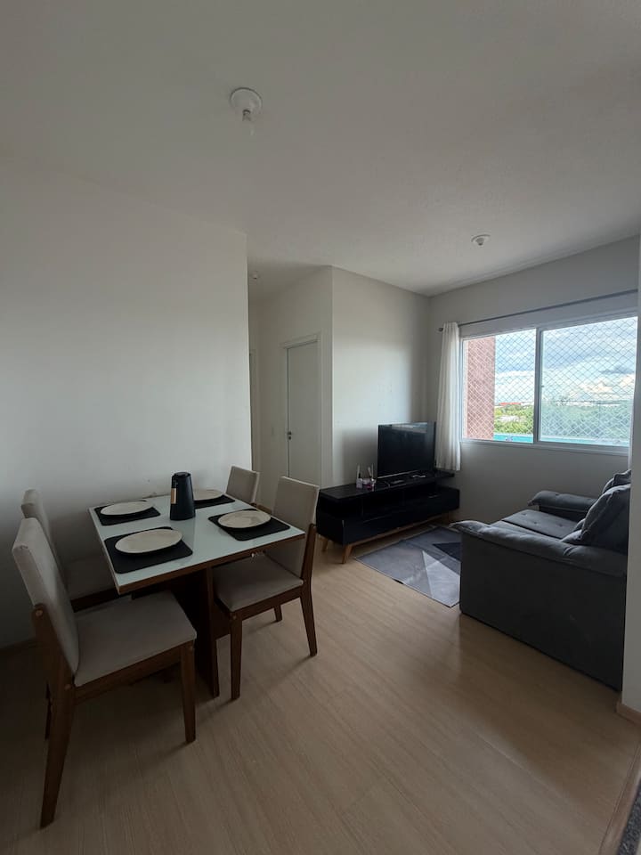 Apê 2 Quartos • Wi-fi + Ar Cond. • Bem Localizado - Cuiabá