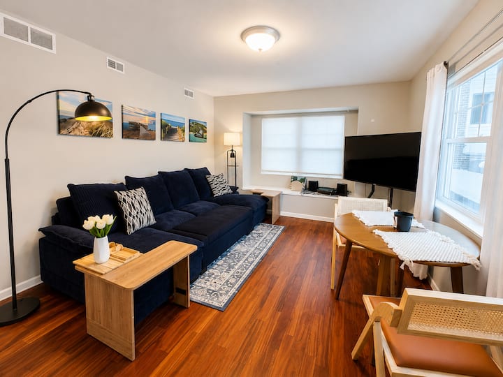 Basecamp Eight | Walkable Downtown Tc Condo - Traverse City, MI